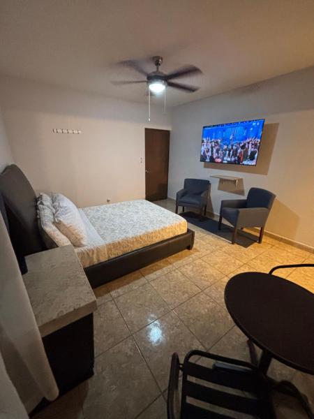 Habitación Roble, Cómoda Y Espaciosa - Saltillo