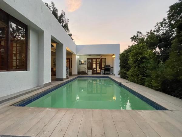 The Little Mongrel 1bed Space Bryanston - Midrand