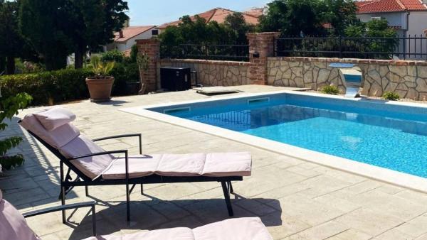 Villa Lara With Pool&whirpool&pet Friendly&100m From The Sea- Rab By Villas Guide - Lun