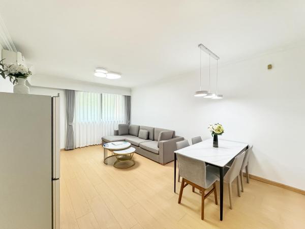 Tyms Gubei Refined 2br Residence Near Gubei Road - Shanghái