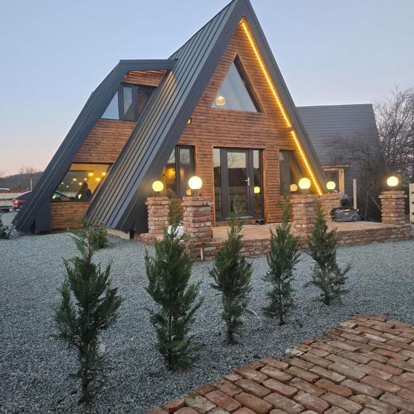 Freedom Chalet - Comuna Berca