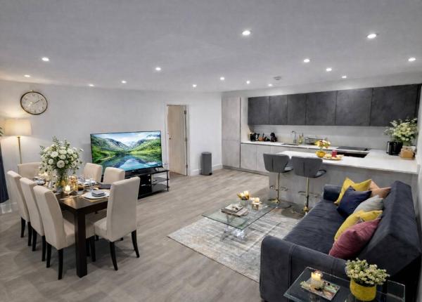 Amazing 3 Bedroom Flat With Garden - Harrow