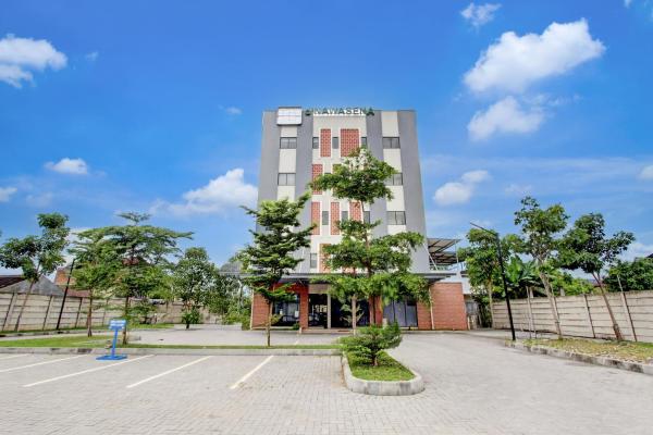 Townhouse Oak Near The Park Mall Solo Formerly D’nawasena Guest House - Sukoharjo