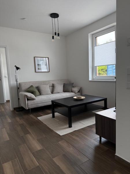 Moderne Ferienwohnung, Separater Eingang, Neubau, Smart Tv & Wifi & Kaffemaschine Inklusive - Lohr am Main