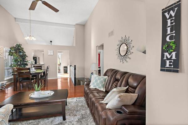 Townhouse In Lenexa By Ydsh Guestmind - Kansas City, MO