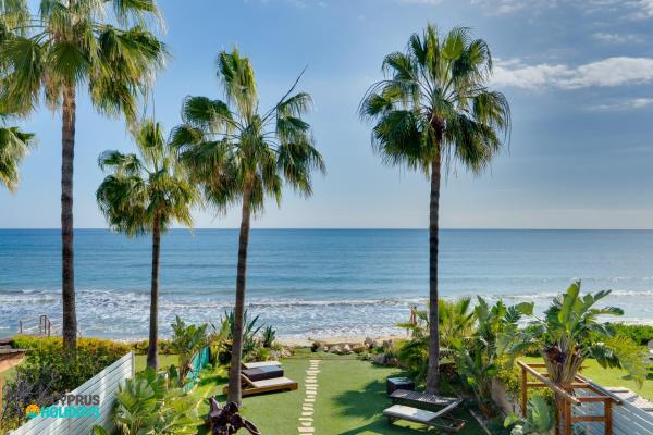 Beachfront Villa Carpe Diem - Larnaca