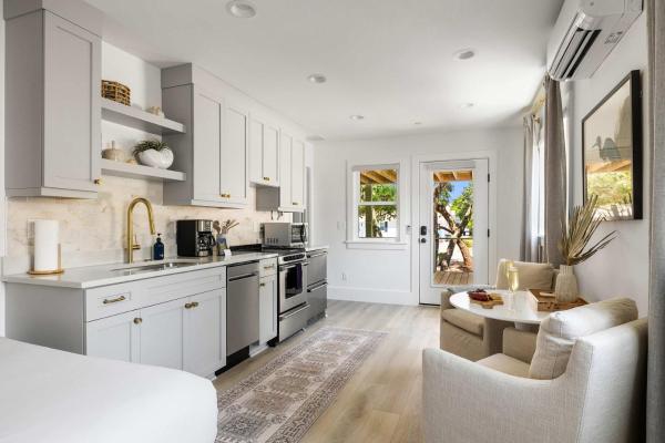 The Sumter 1bd Condo 1 Block To Ocean - Folly Beach, SC