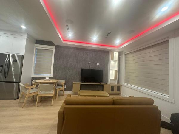 Elegant Stylish Modern Residence - Burnaby