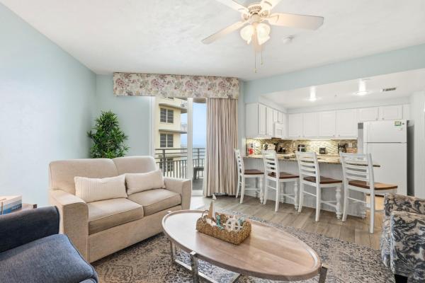 Breathtaking 2-br Oceanfront Haven With 3 Private Balconies At The Wyndham Oceanwalk - Ormond Beach, FL