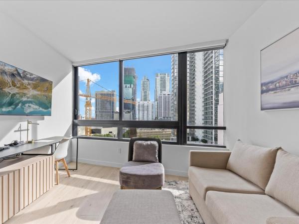 Downtown Miami W Pool Coworking & Rooftop - Miami Beach, FL