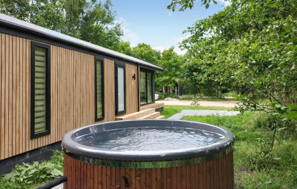 Sernets Recreatie Chalet 111 - Roosendaal