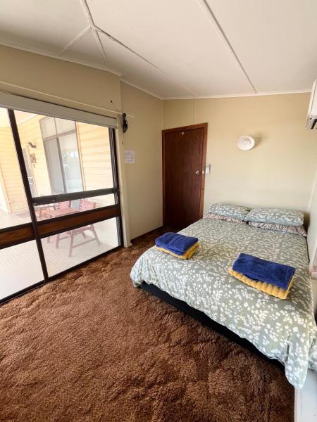 Stay @ Ray's - West Wyalong