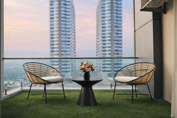 Elysium Tower Premium Serviced Apartments Facing Centaurus Mall Islamabad - Islamabad