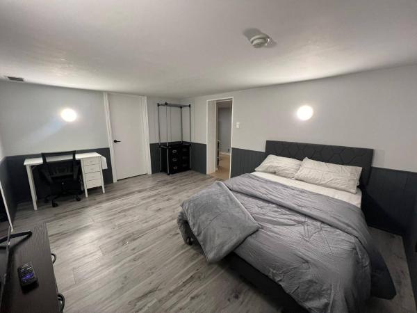 Prime Location Studio With Separate Amenities - London, Ontario