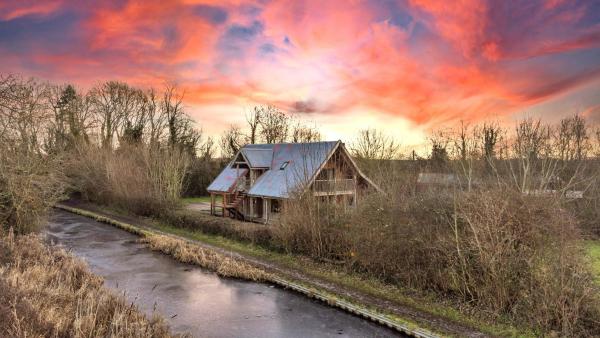 Finest Retreats - Canal Central - Oswestry