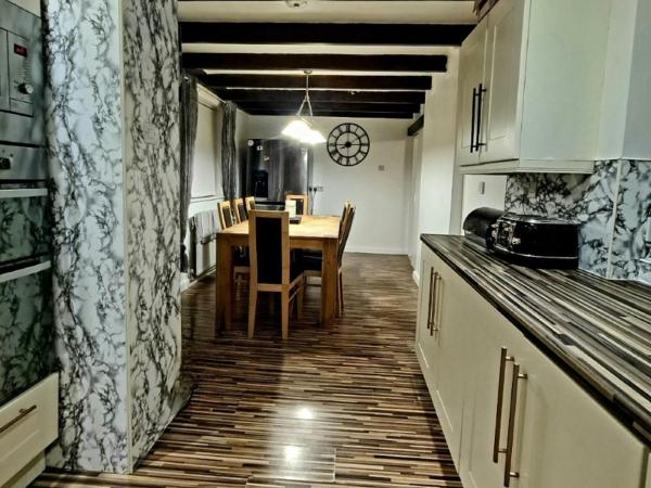 Freshen Up Stays Walsall - Wolverhampton