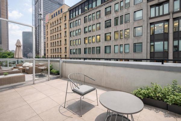 Chic Old Montreal Retreat - Iconic Location - Lasalle