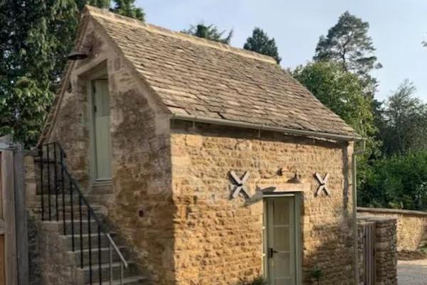 Little Rissington - Pet Ok - Parking - Sleeps 2 - Bourton-on-the-Water