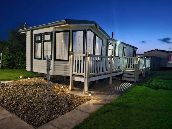 V10 Static Caravan - Ingoldmells