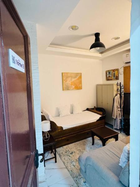 Home Plus Room 16 - Abu Dhabi