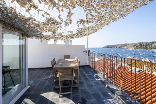 Creus - Casa En El Centro Con Vistas Al Mar - Cadaqués