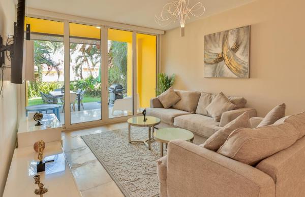 Modern Ground Level, 4 Br Condo - Aruba