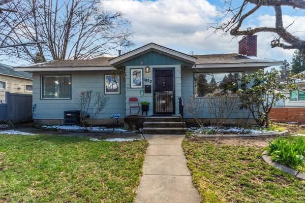 Cozy Cda Retreat 4br Fire Pit Weekly Deals - Coeur d'Alene, ID