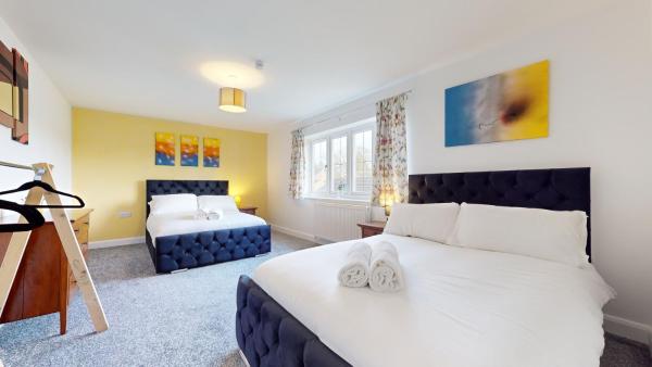 8 Double Beds In A 5 Bedroom House, Pets Welcome - Yorkshire