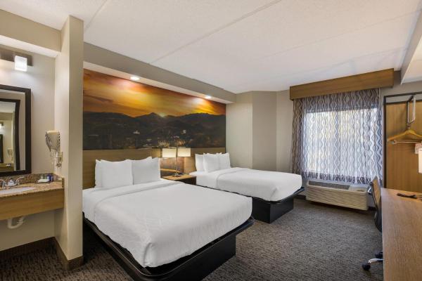 Clarion Pointe Sevierville-pigeon Forge - Sevierville, TN