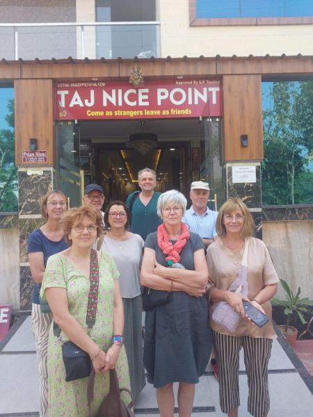 Taj Nice Point Manage By Taj Sunrise Group Trippizo - Agra