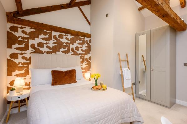 Character Filled Courtyard Escape - Harrogate
