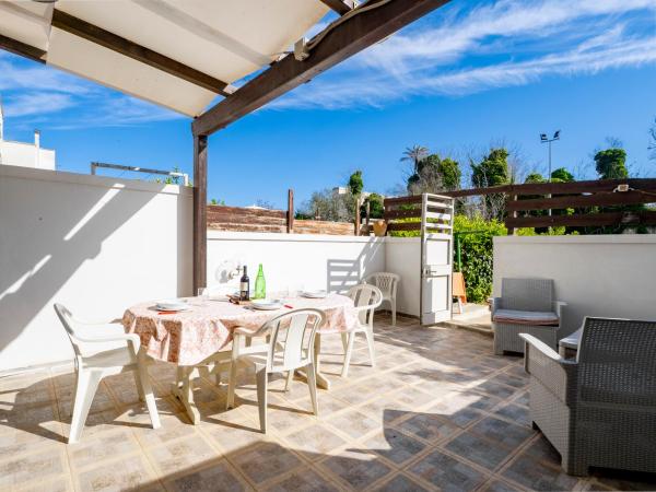 Guesthost - Spacious Flat X4 With Patio And Garden - Otranto