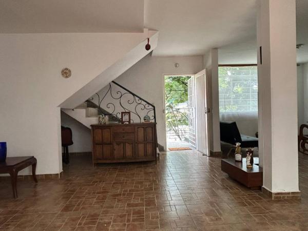 The Cats Claw House - Cali