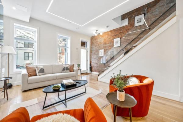 Sleeps 12 Downtown Entire Home With Rooftop - Silver Spring, MD