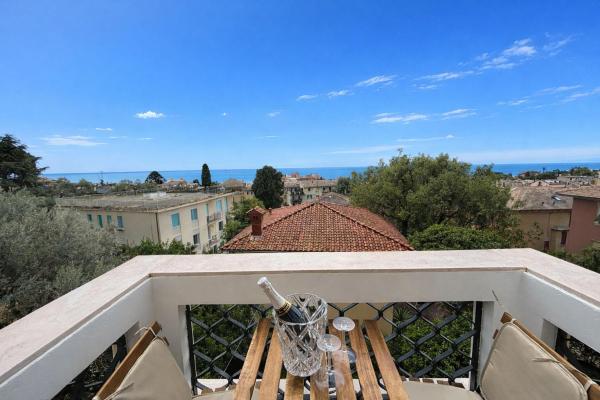 Focaincontromano Seaview, Genova - ジェノヴァ