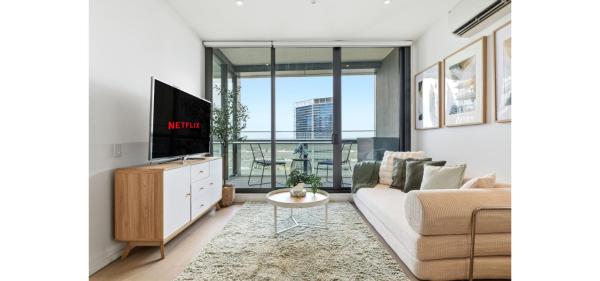 Waterfront 2-bedroom Apartment With Pool, Gym & Free Parking - Melbourne