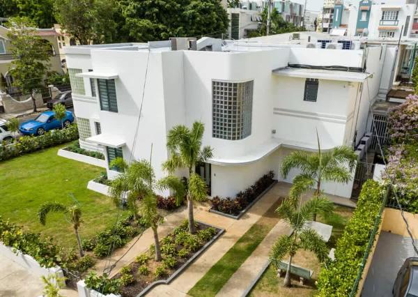 Stunning Art Deco Villa - 1 Block From The Beach - San Juan