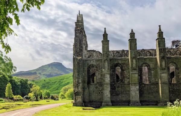 Holyrood Holidays - Edinburgh