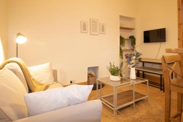 Traditional 2 Bedroom, Stirling. - Dunblane