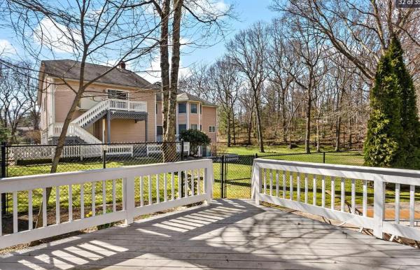 Entire Saunderstown Home With Pool - Exeter, RI