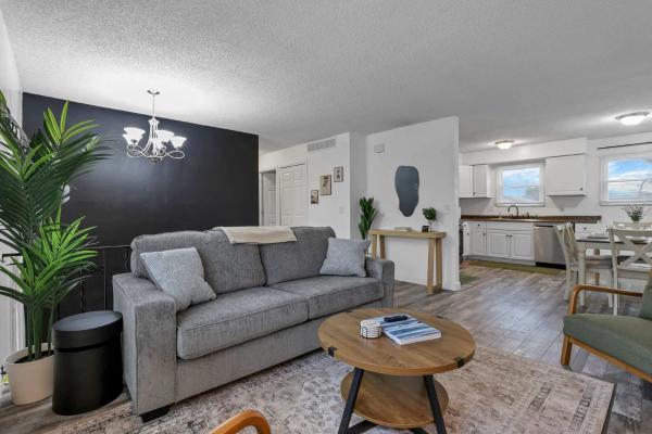 Modern 4br Retreat Fenced Yard Near Easton - Polaris