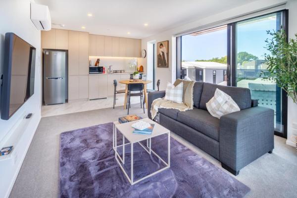Stadium & Port Hills View 1br Apartment With Balcony - Christchurch, New Zealand