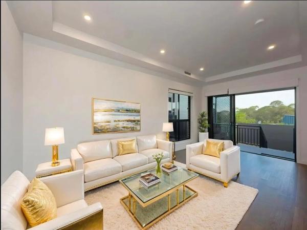 Luxury 5 Bedroom Rouse Hill Home - Sydney