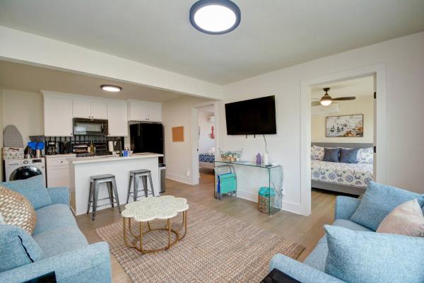 Hip-nautic - Carriage House - King Beds Near Beach - Galveston, TX