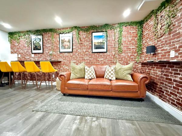 Serene Suite Home Near Logan International Airport - Boston, MA