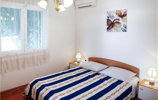 Awesome Apartment In Omis With Wifi - Omiš