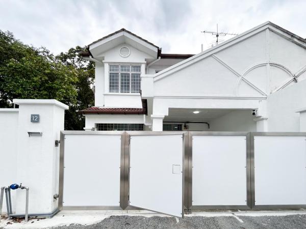 Corner Lot 12 Damansara Damai 14 Pax By Manhattan Group - Sungai Buloh