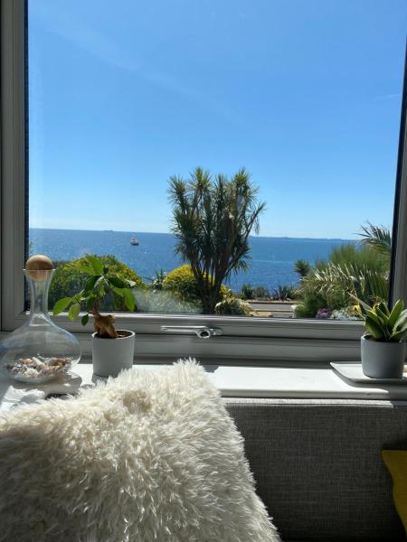 Stunning Sea View Apartment - Falmouth