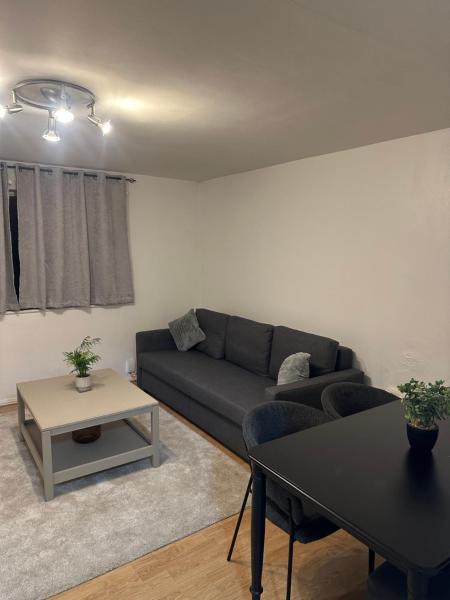Maya-ama Cosy 2 Bedroom Flat Near Lakeside Shopping Centre And Grays - Dartford