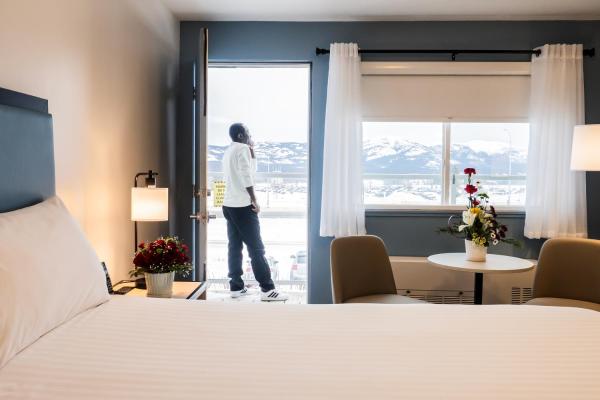 Skky Hotel - Yukon